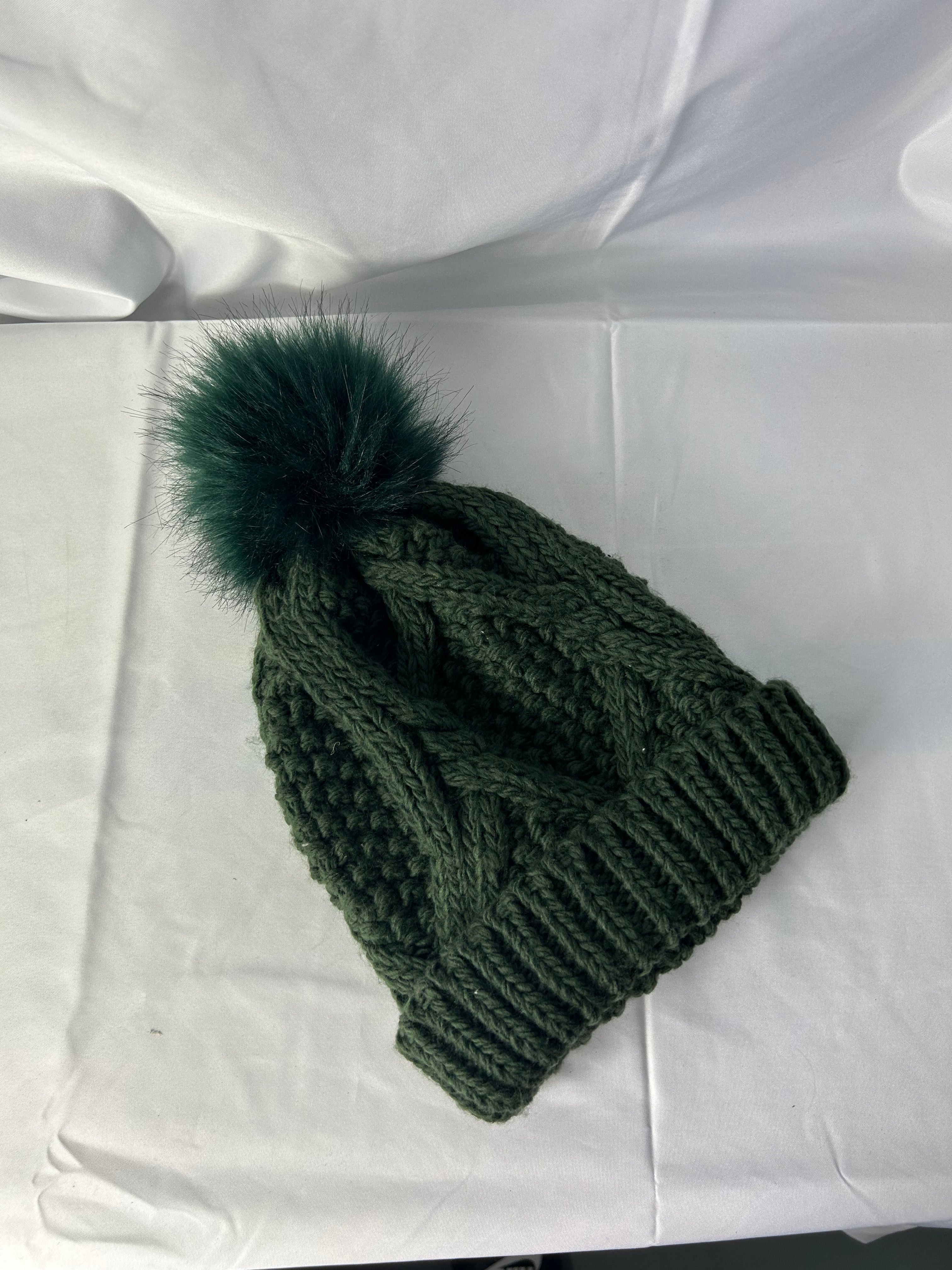 Green bobble hat – LifeSupply